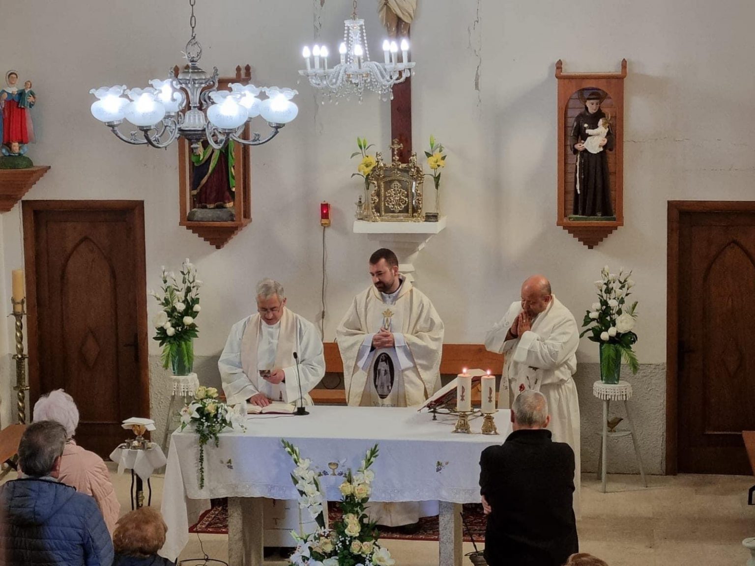 Suegos celebra os 50 anos de sacerdocio de don Jesús Trigo » Diócesis ...